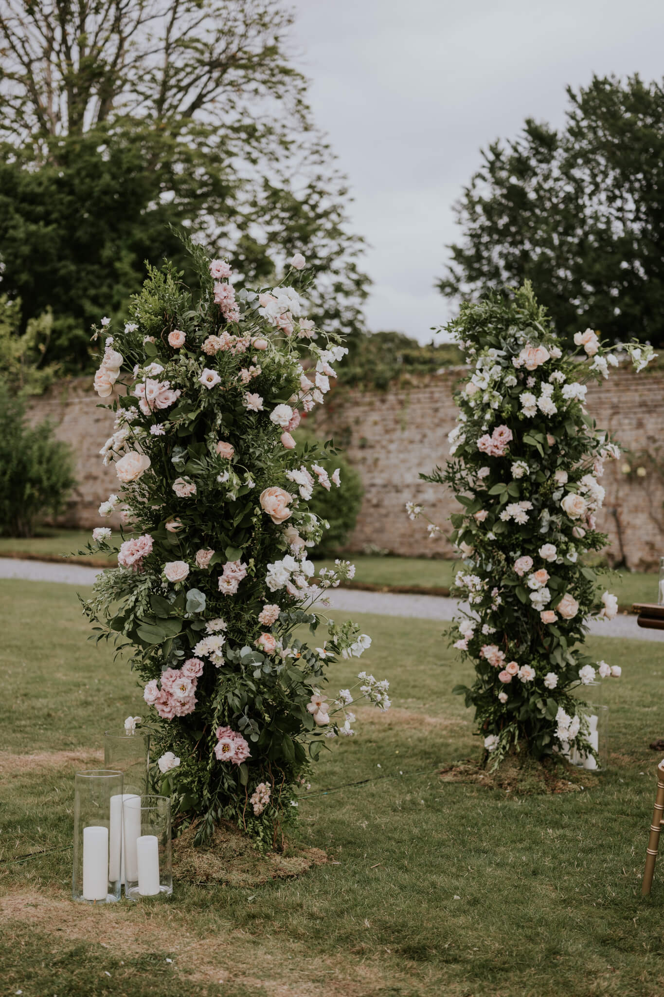 FEATURED WEDDING 2022 | Ashna & Chris: "Romantic Secret Garden" Castle Garden Wedding with ...